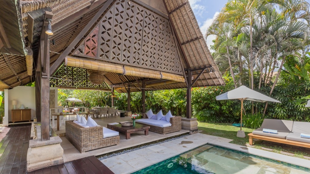 Villa Home in Seminyak, Bali (3 bedrooms) - Best Price & Reviews!