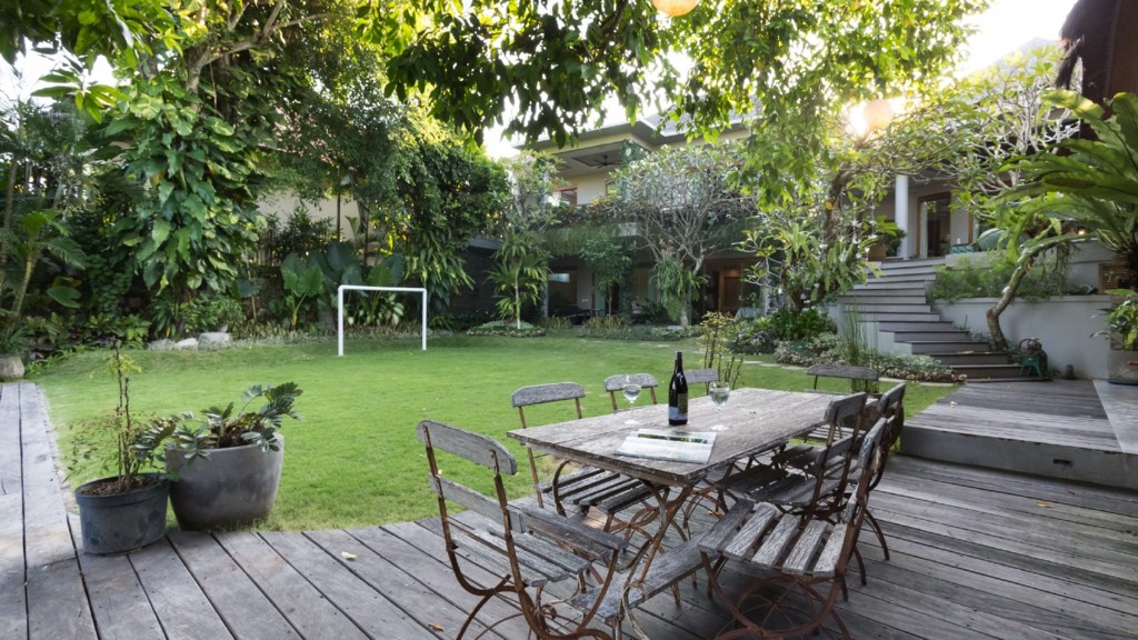 Hidden Villa in Canggu, Bali - 4 bedrooms - Best Price Guarantee