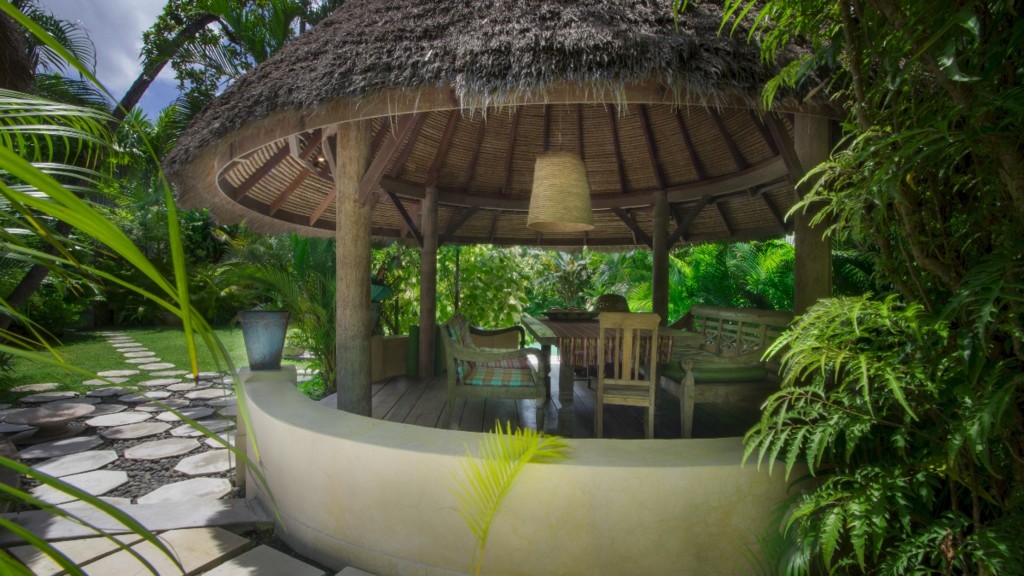 The Round House in Seminyak, Bali (3 bedrooms) - Best Price & Reviews!