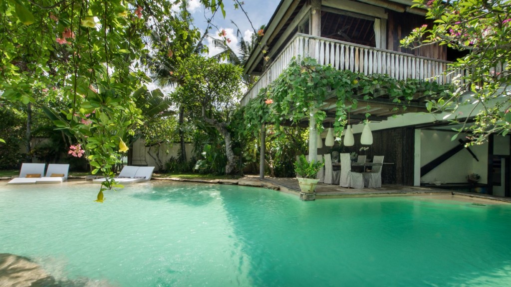 Villa Jempiring in Seminyak, Bali (5 bedrooms) - Best Price & Reviews!