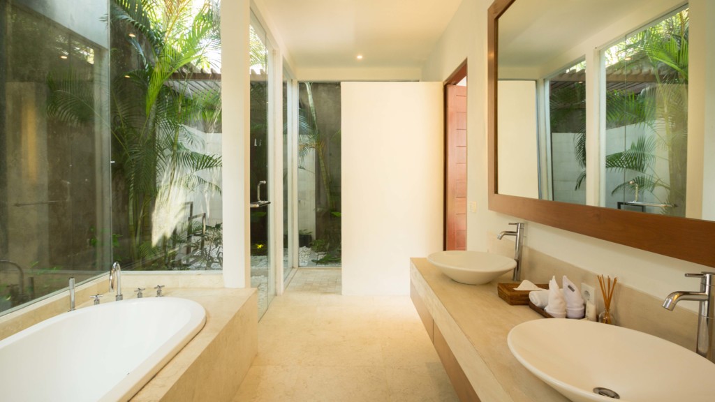 Villa Kipi in Seminyak, Bali (4 bedrooms) - Best Price & Reviews!