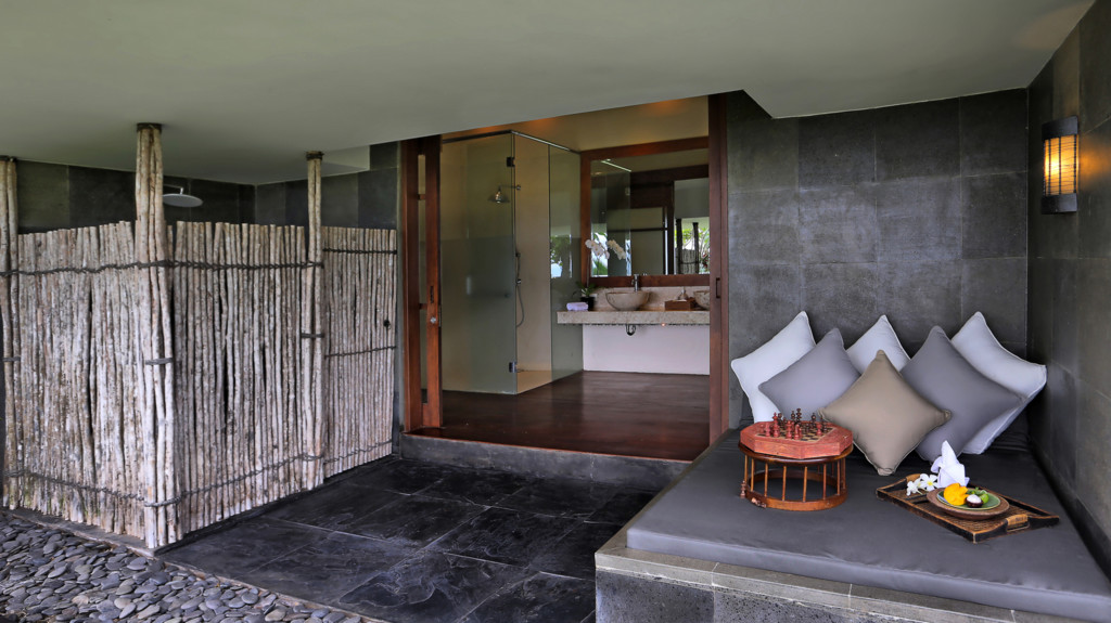 Villa Longhouse in Jimbaran, Bali (8 bedrooms) - Best Price & Reviews!