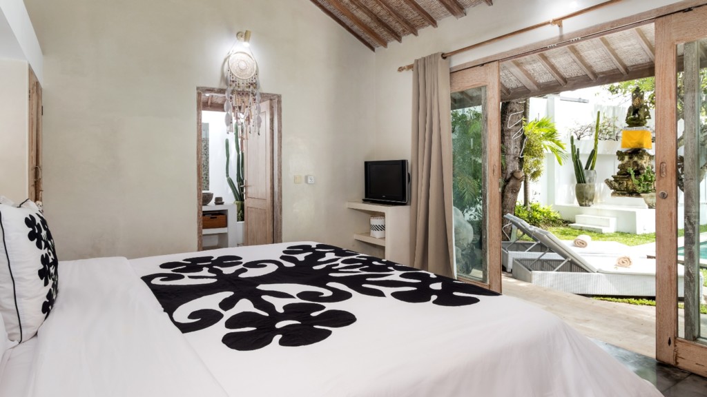 Villa Putih in Seminyak, Bali (4 bedrooms) - Best Price & Reviews!