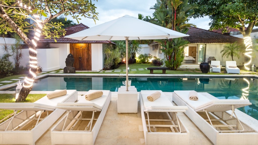 Villa Putih in Seminyak, Bali (4 bedrooms) - Best Price & Reviews!