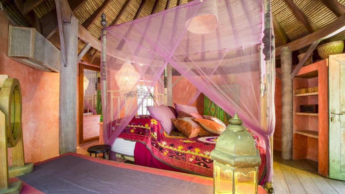 The Round House in Seminyak, Bali (3 bedrooms) - Best Price & Reviews!