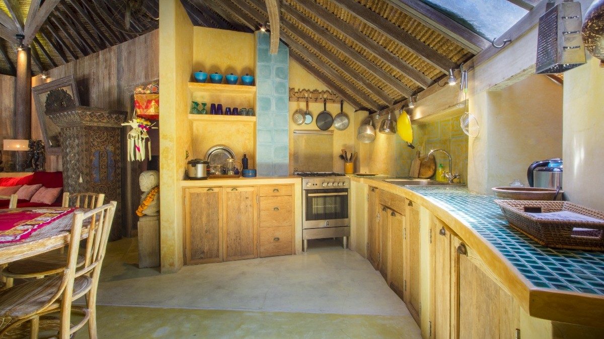 The Round House in Seminyak, Bali (3 bedrooms) - Best Price & Reviews!