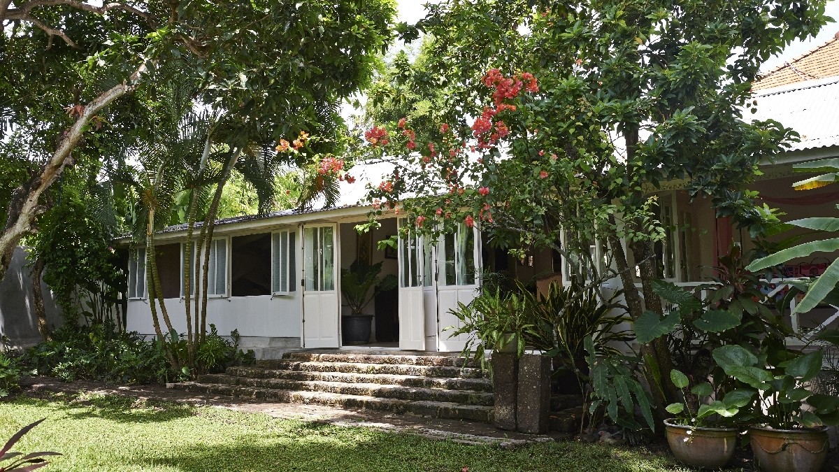 The White House in Seminyak, Bali (3 bedrooms) - Best Price & Reviews!