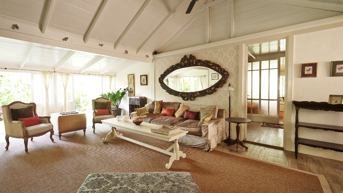 The White House in Seminyak, Bali (3 bedrooms) - Best Price & Reviews!