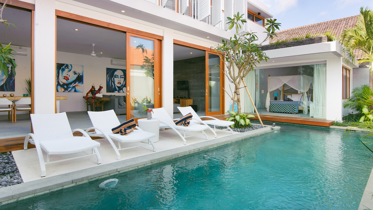 Villa Azure in Seminyak, Bali (4 bedrooms) - Best Price & Reviews!