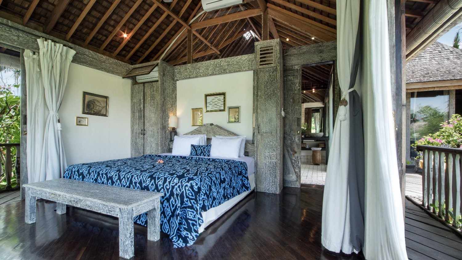 Villa Jempiring in Seminyak, Bali (5 bedrooms) - Best Price & Reviews!