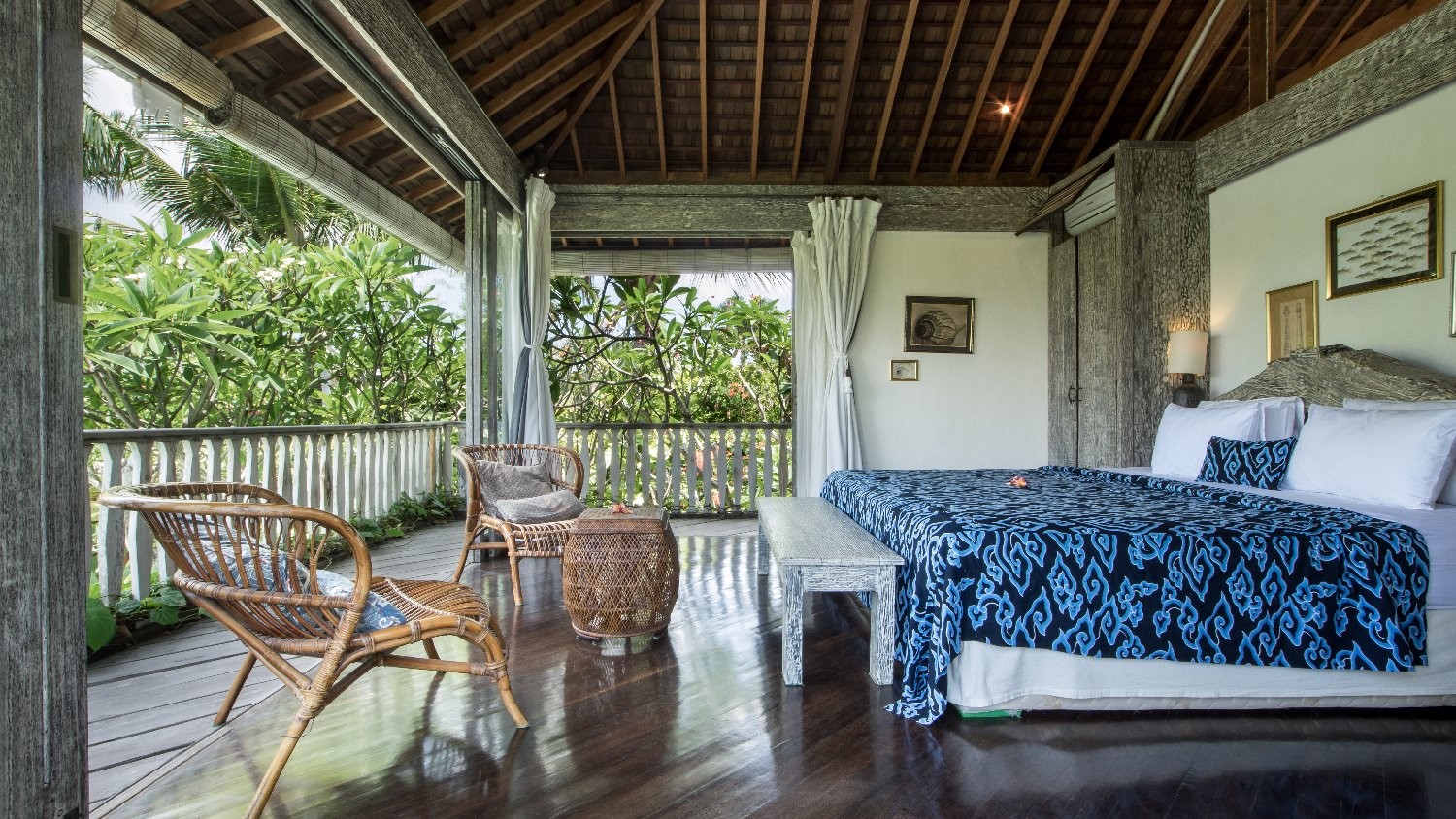 Villa Jempiring in Seminyak, Bali (5 bedrooms) - Best Price & Reviews!