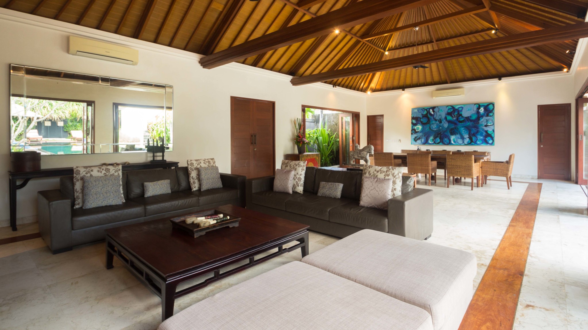 Villa Kipi in Seminyak, Bali (4 bedrooms) - Best Price & Reviews!