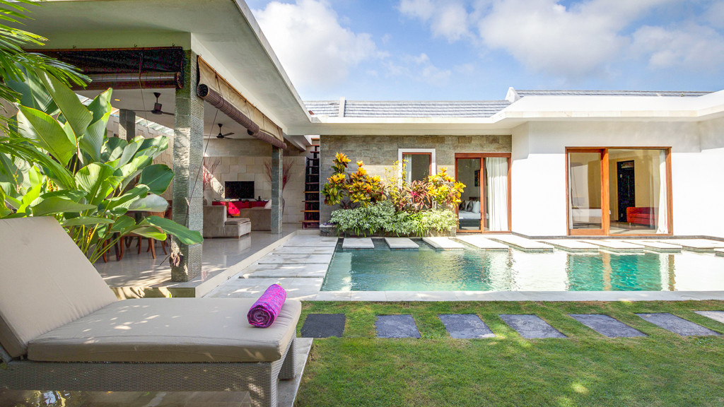 Villa LA in Seminyak, Bali (3 bedrooms) - Best Price & Reviews!