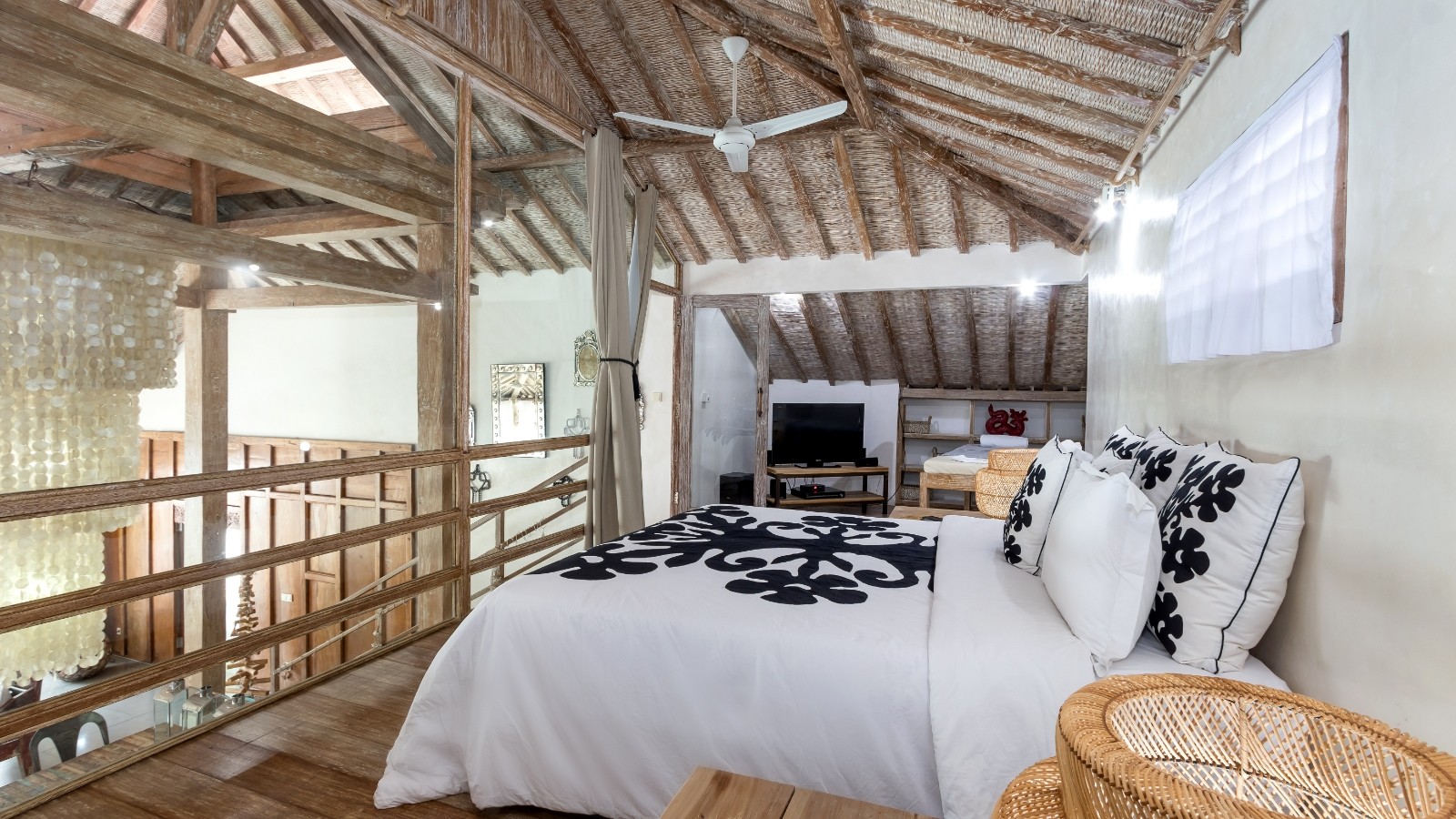 Villa Putih in Seminyak, Bali (4 bedrooms) - Best Price & Reviews!