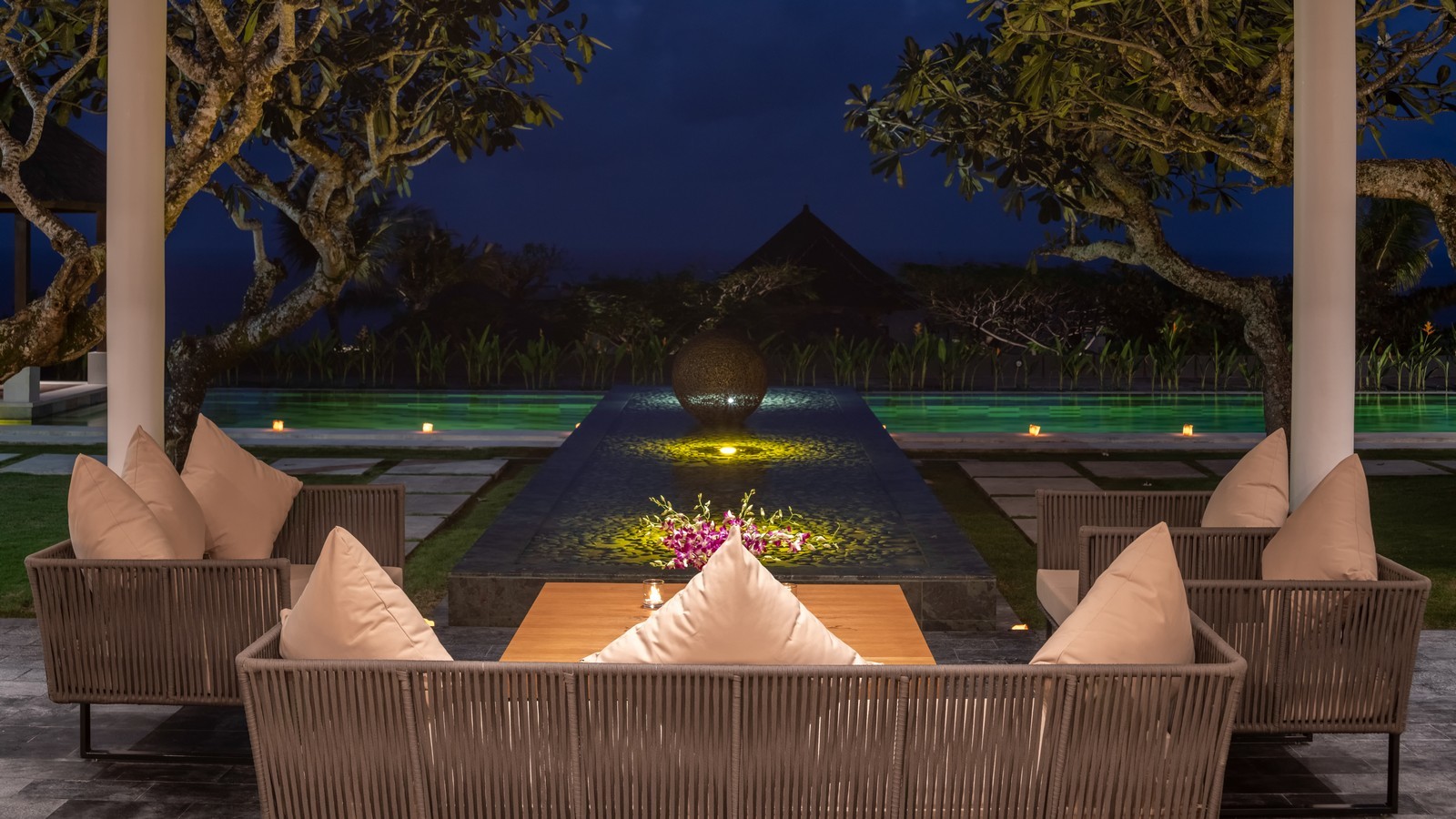 Villa Surga Two in Uluwatu, Bali (7 bedrooms) - Best Price & Reviews!